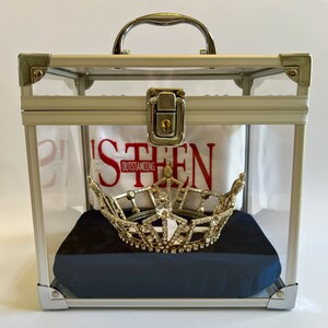 Crown or Tiara Carrying Case With Custom Velvet Cushion - Etsy