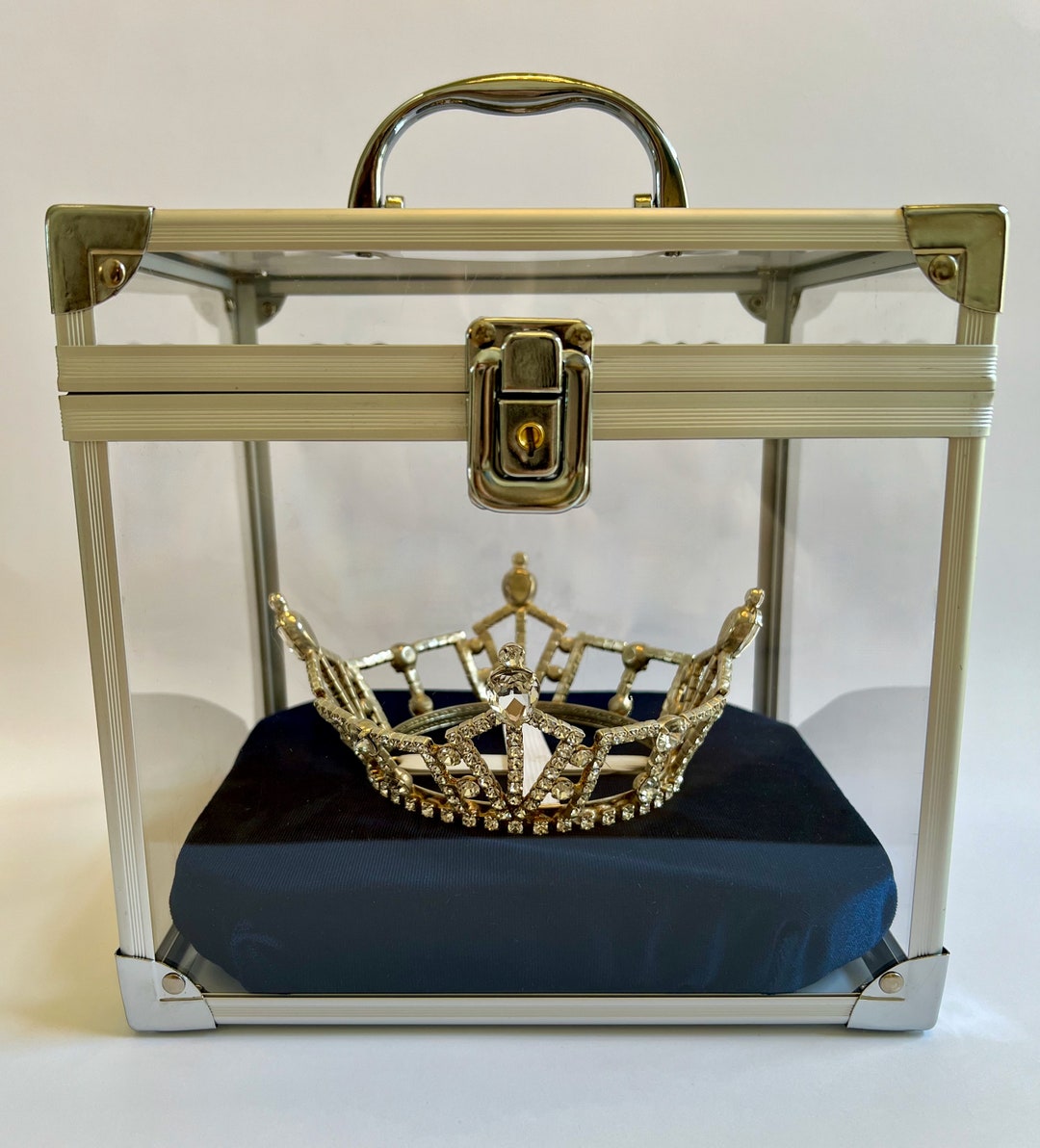 Crown or Tiara Carrying Case With Custom Velvet Cushion - Etsy
