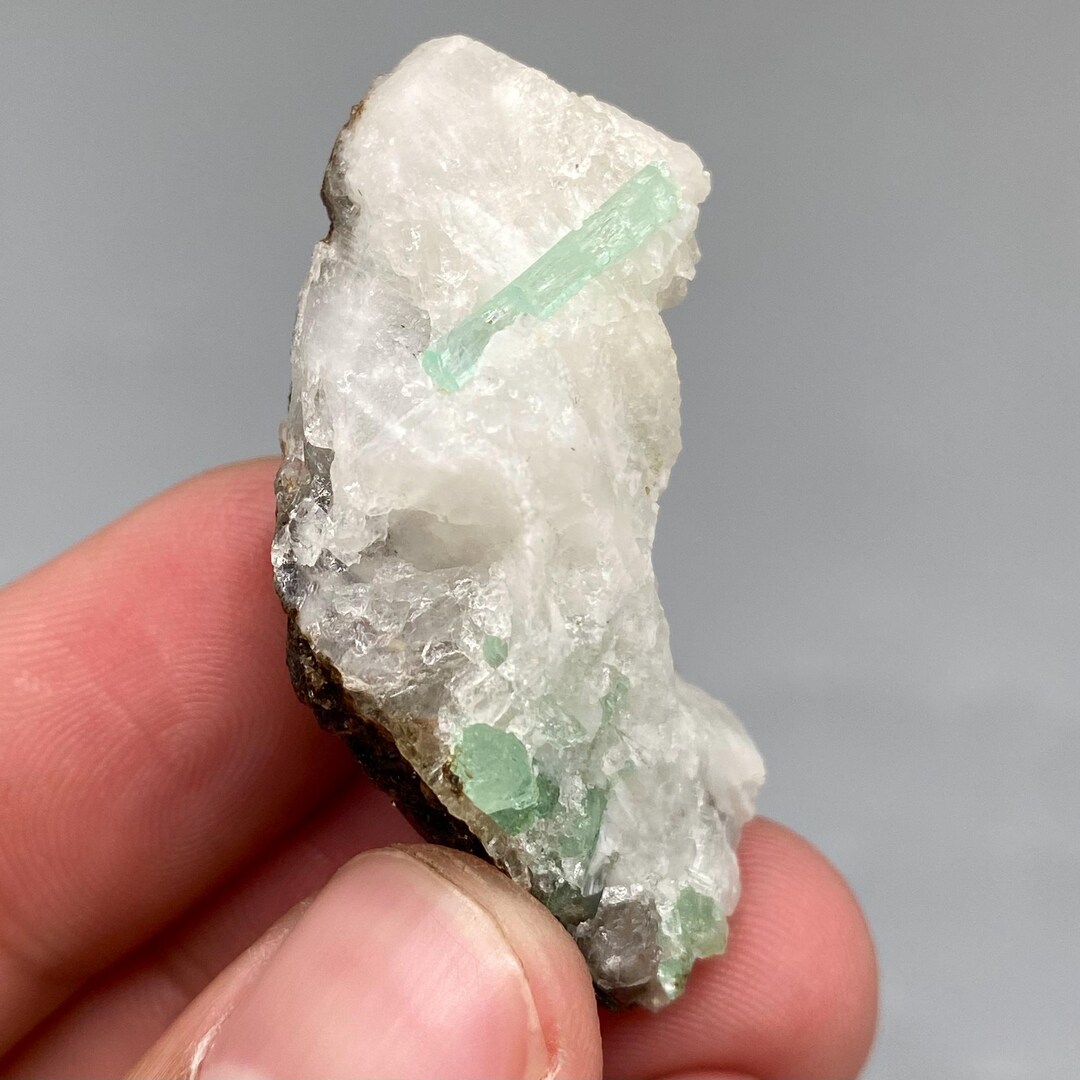 Emerald Crystals on Matrix , Pakistan Mineral Specimen , ( 70 Carats ...