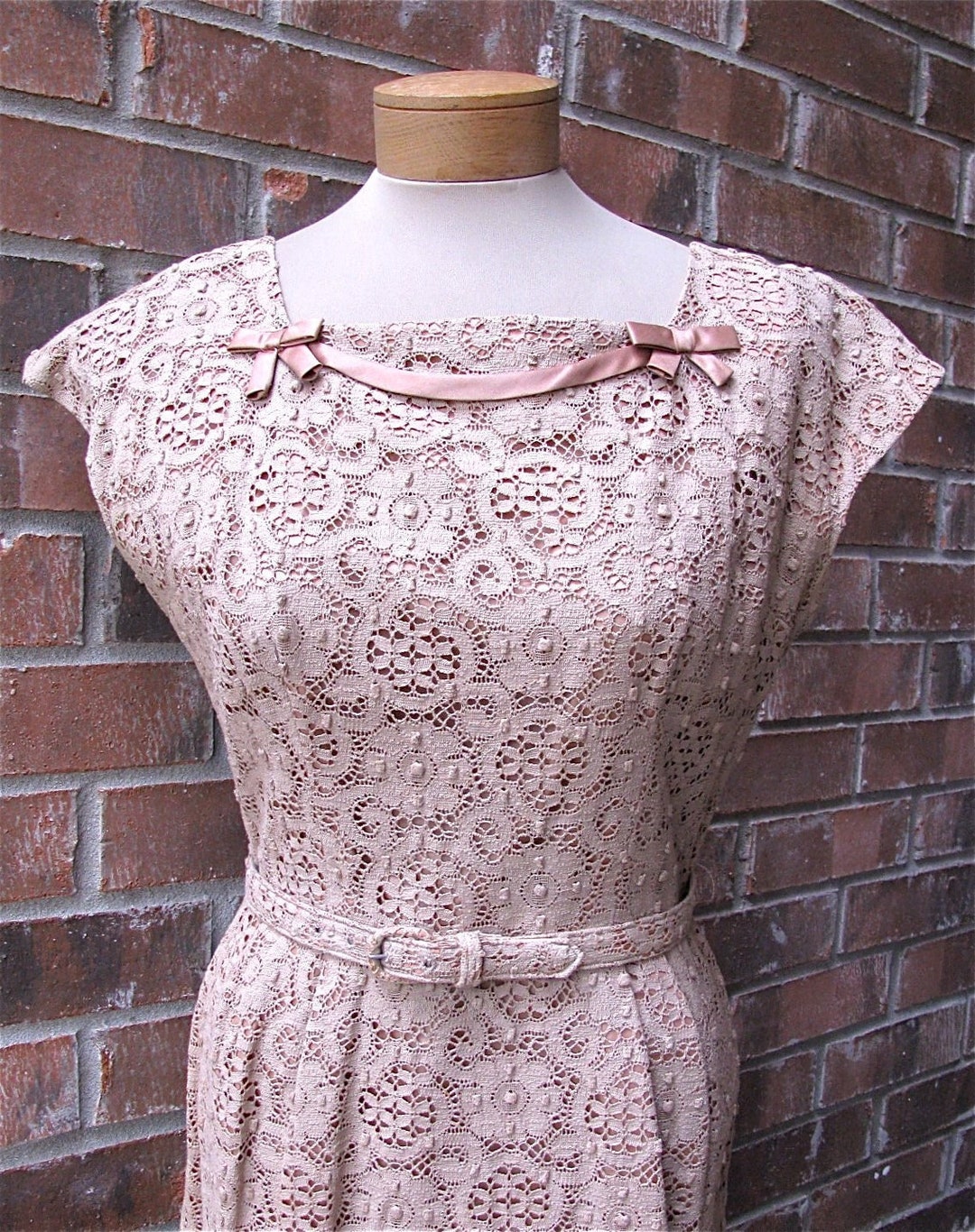 50s60s Cafe Au Lait Eyelet LACE BELTED CAP Sleeve Leslie Fay Original ...