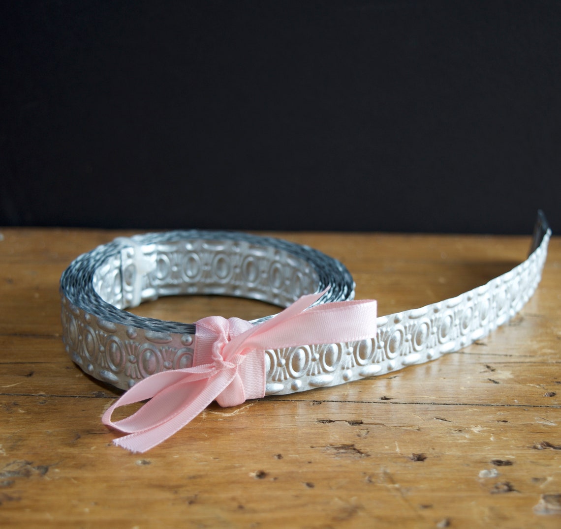 Stamped Zinc Metal Ribbon Trim Oval Frame Vintage Style by the - Etsy