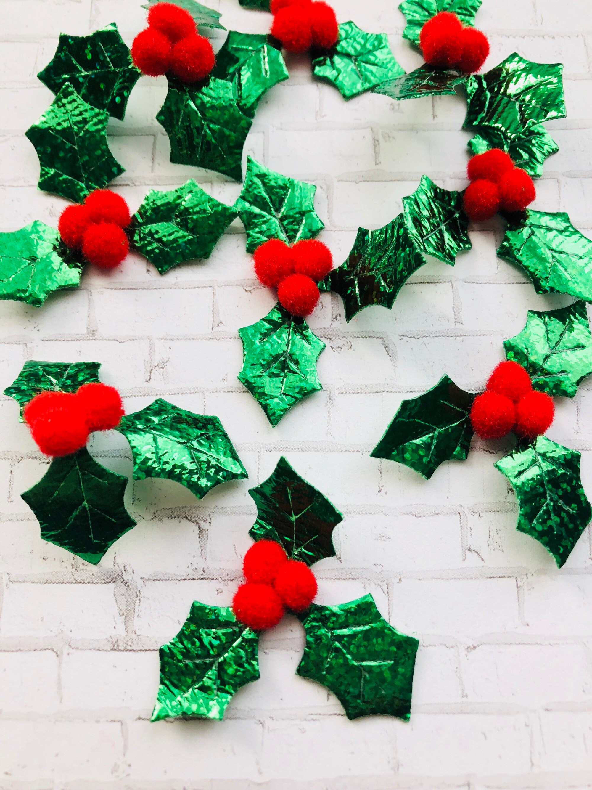 Christmas Holiday Holly Leaves Berries Green Red Crafts Decor ...