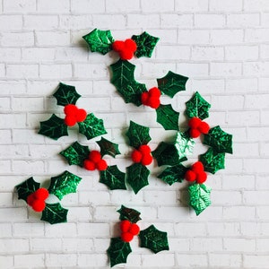 Christmas Holiday Holly Leaves Berries Green Red Crafts Decor ...