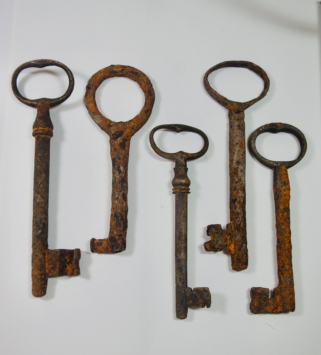 Antique Rusty Large Skeleton Prison Jail Keys Set of 5 - Etsy