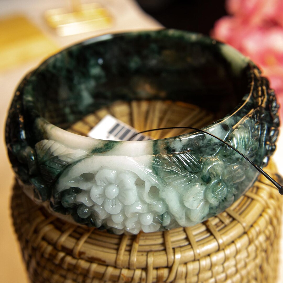 Burmese Jadeite Bangle: Hand-carved Pikul Flower Amulet, Moss-in-snow ...