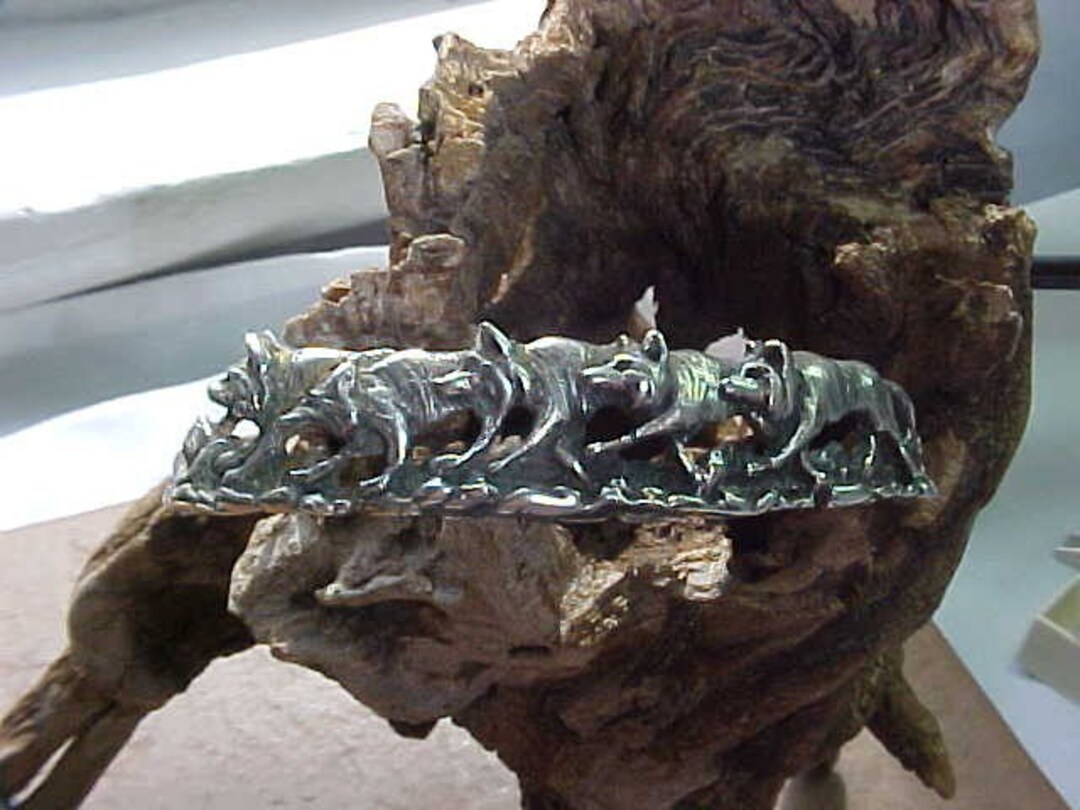 WOLF Bracelet Runnlng With the PACK Cuff in Sterling Silver Small Size ...