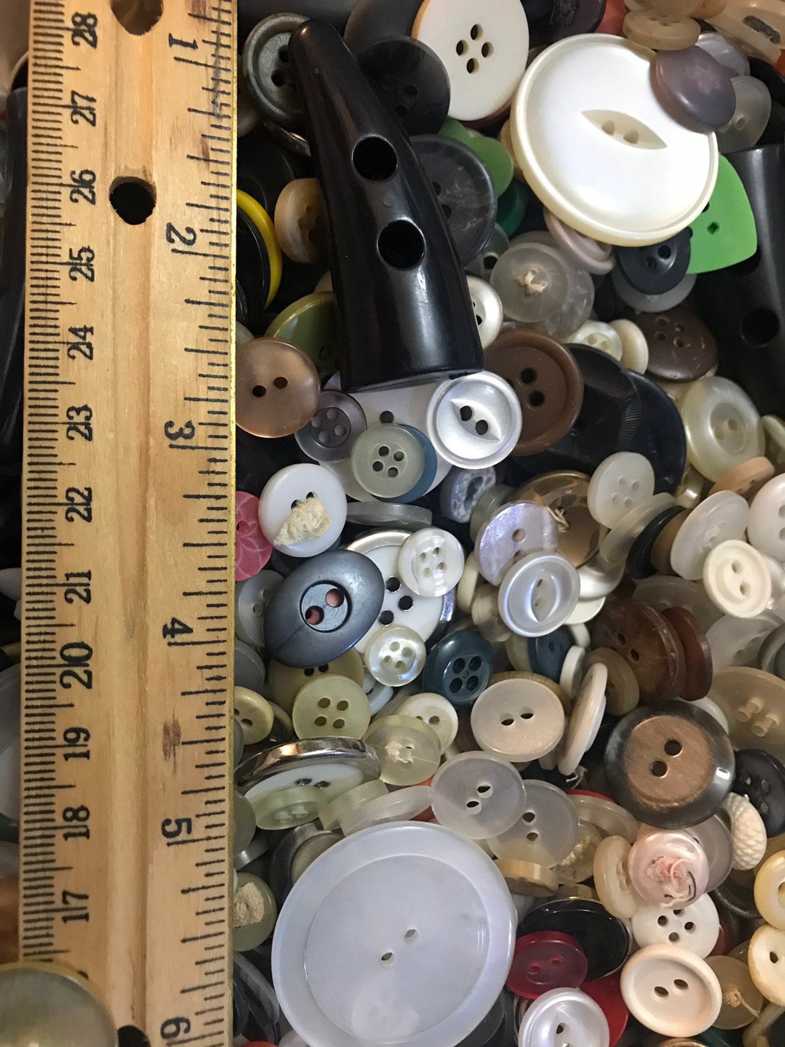 Mixed Lot of 100 Buttons New Used and Vintage Various Sizes - Etsy