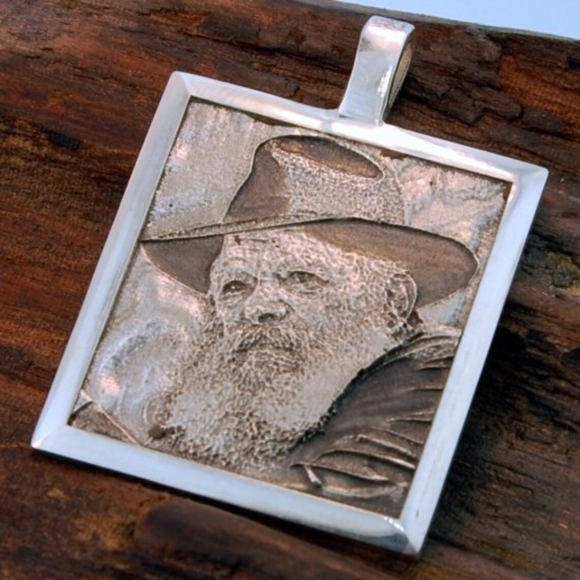Custom Engraved 3D Photo Pendant - Etsy UK