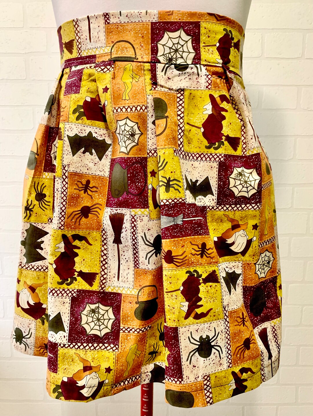 Hocus Pocus Witches and Warlocks Vintage Material Halloween Handmade ...