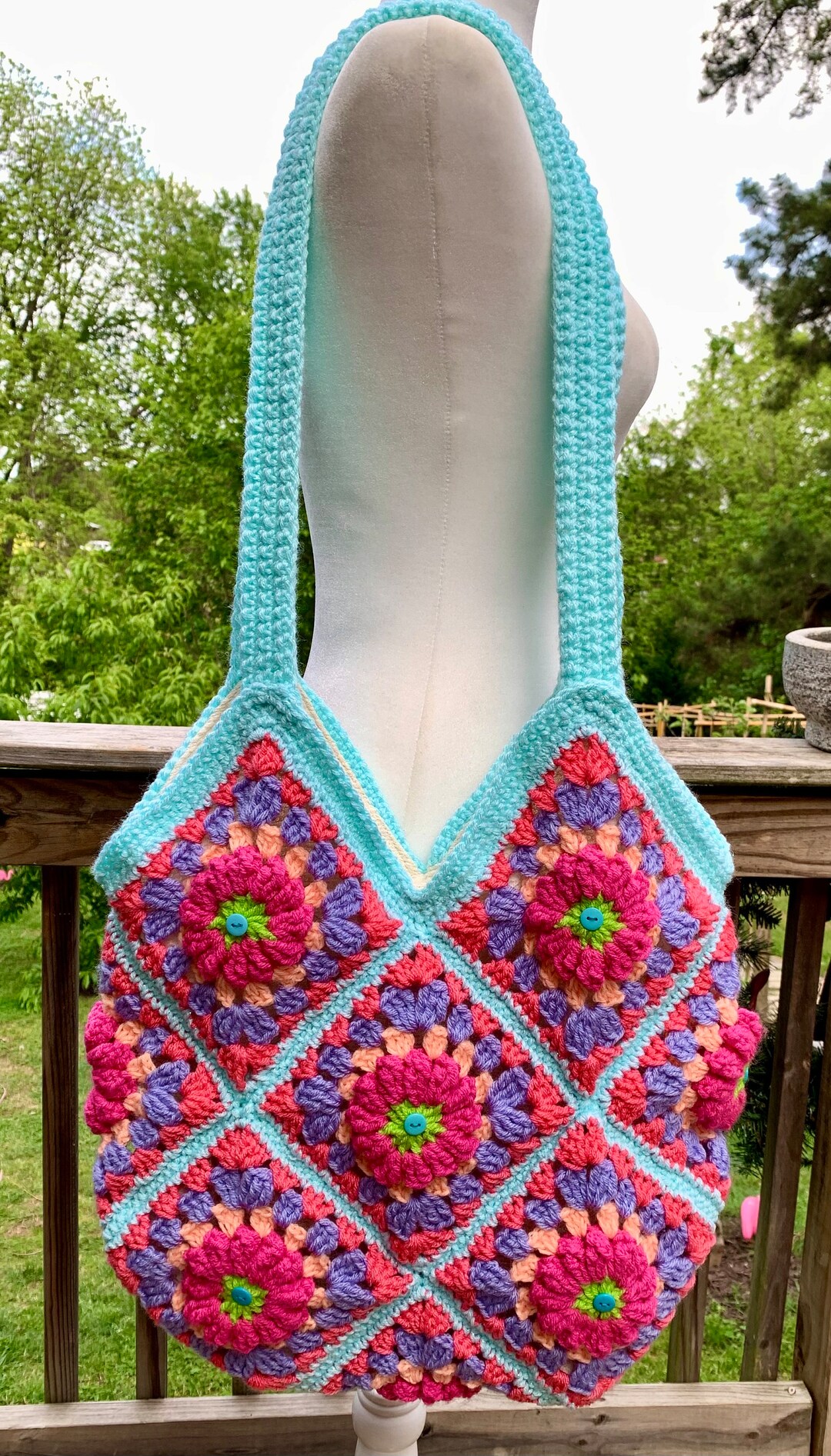 Pretty Petals Crochet Tuti Fruiti Beautiful Raised-flower Granny Square ...
