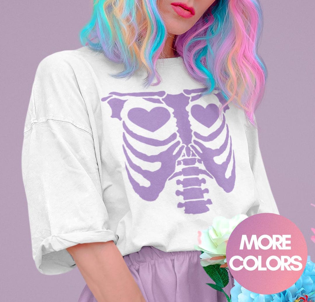 Skeleton Ribs Hearts Lilac Pastel Goth Unisex T-shirt Tee Pagan ...