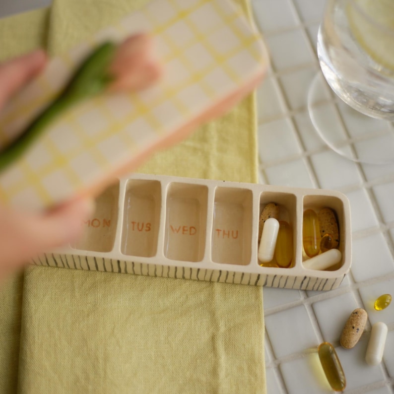 Cute Pill Organizer Ceramic 7 Day Pill Case Weekly Pill Storage Daily ...