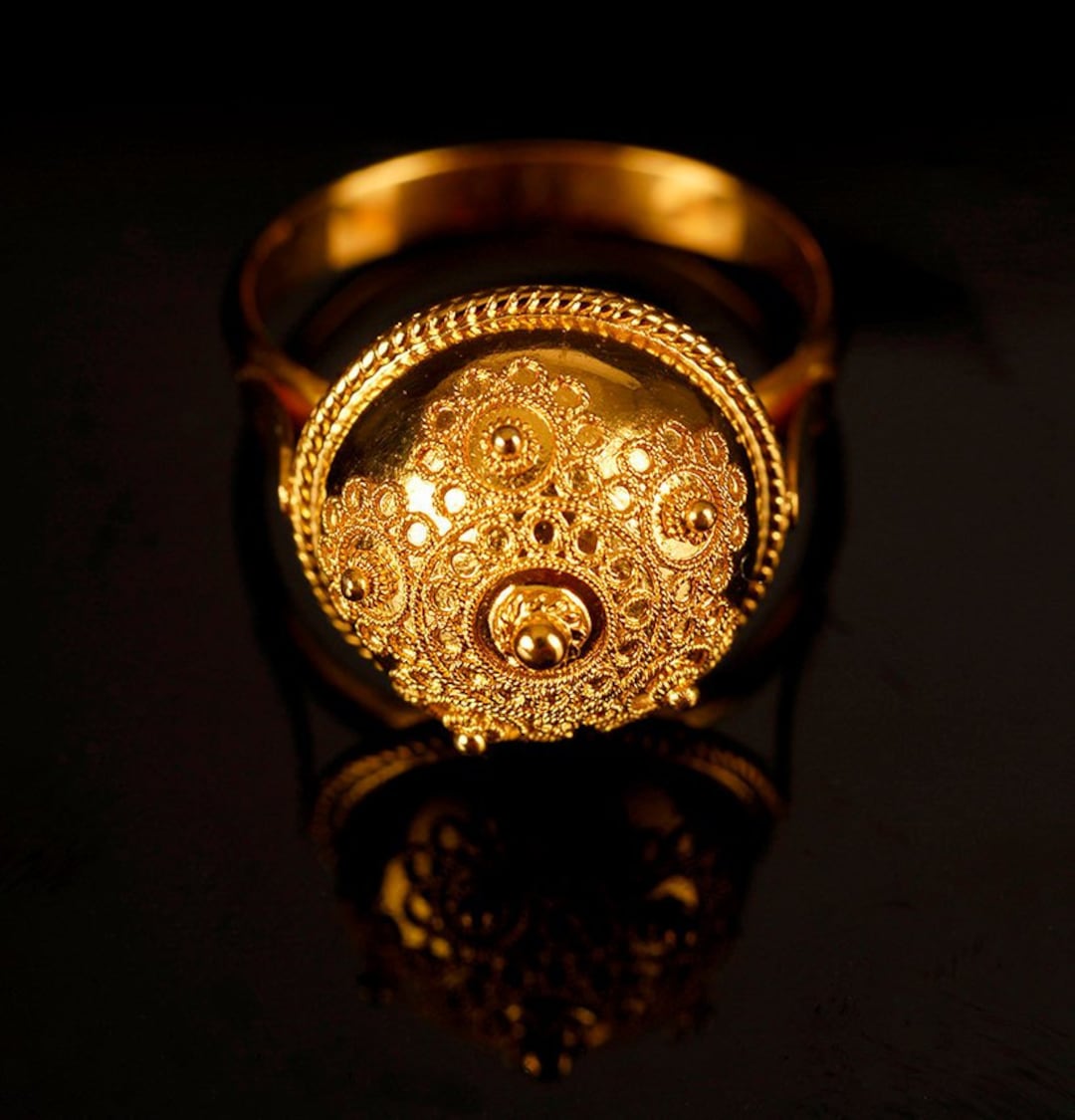 Turkish Button Ring in 18K Gold. Delicate and Fine Work of Handicraft ...