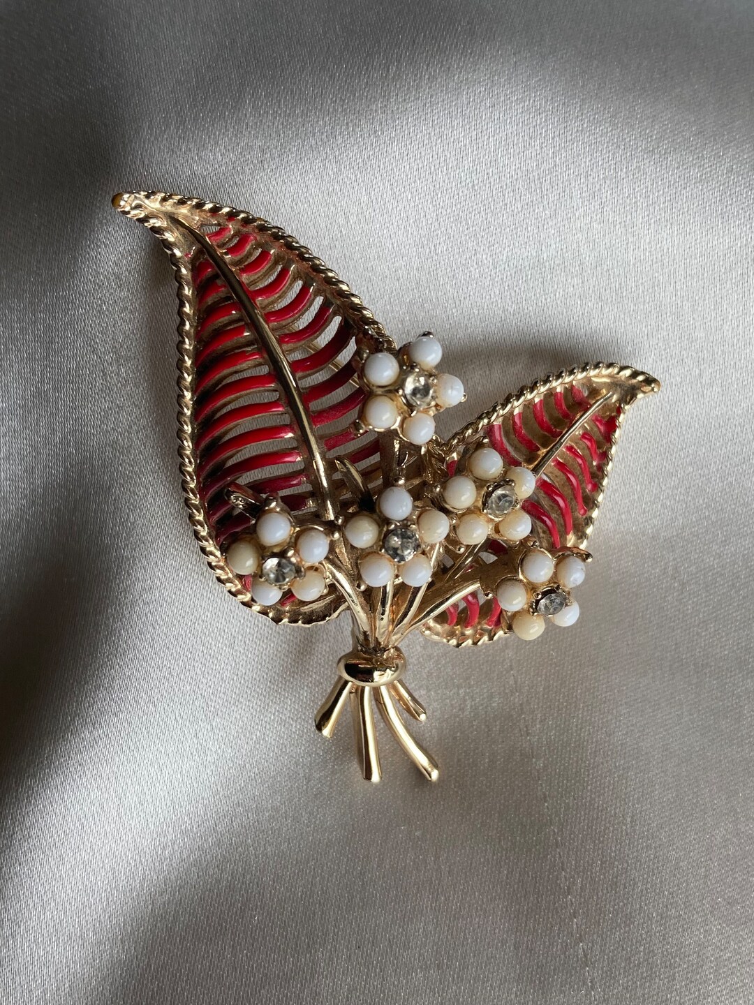 Vintage Coro Red Enameled Leaves and White Snake Eye Thermoset Flowers ...