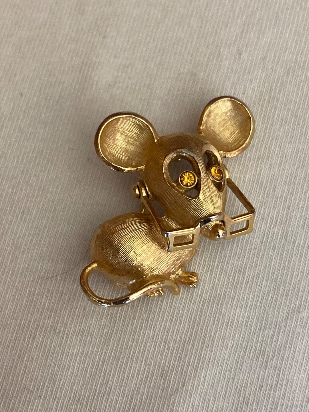 Super Cute Vintage Avon Mouse Brooch ~ Gold Tone With Spectacles - Etsy