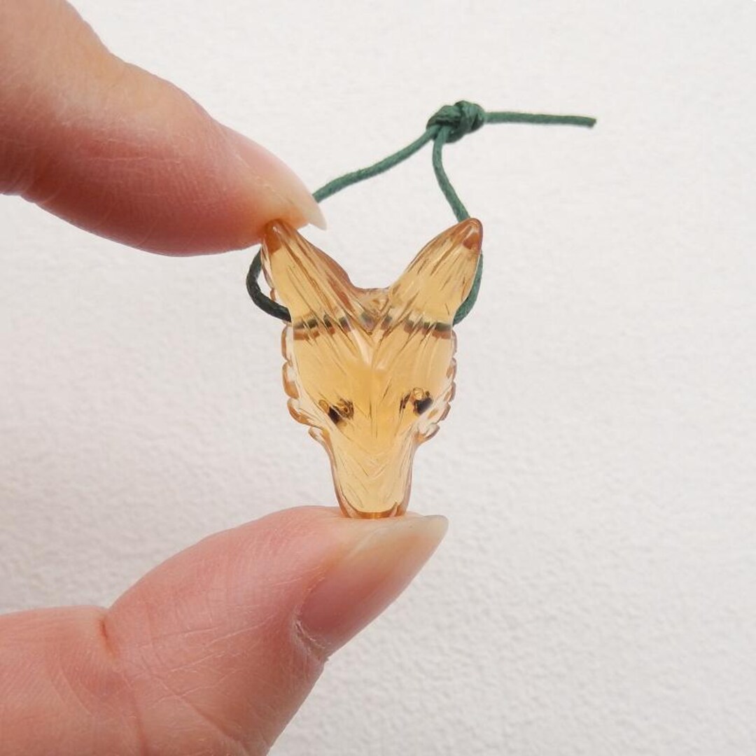 Carved Yellow Quartz Wolf Head Gemstone Pendant Bead, Stone Wolf Heads ...