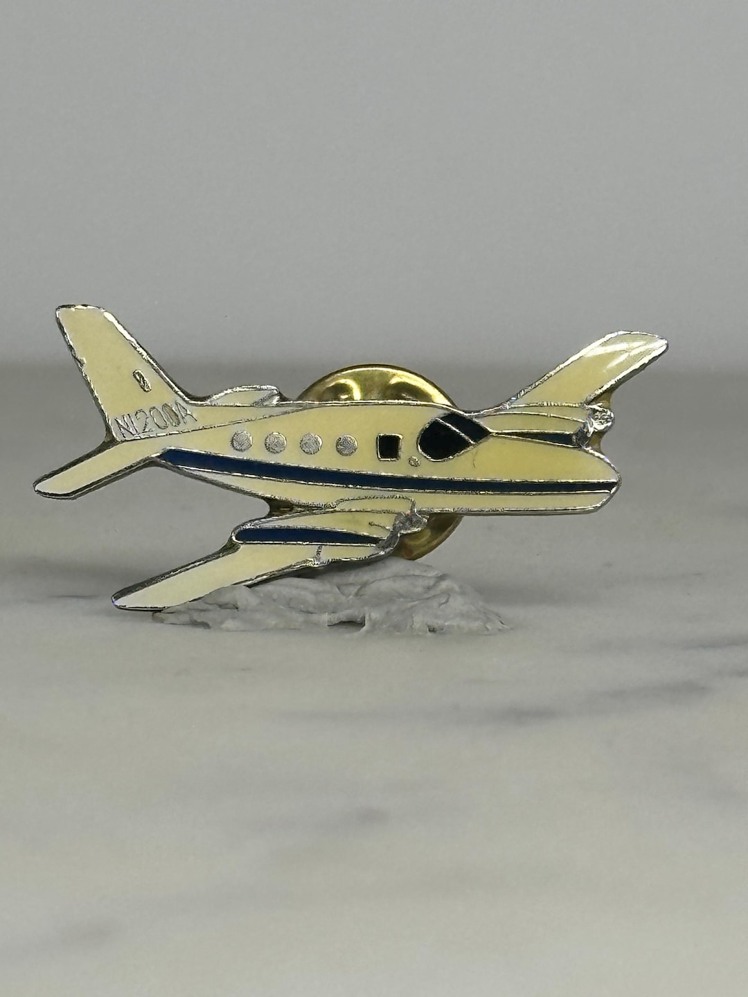 Cirrus Vision Jet Enamel Pin – N200 Series White & Blue Airplane Lapel ...