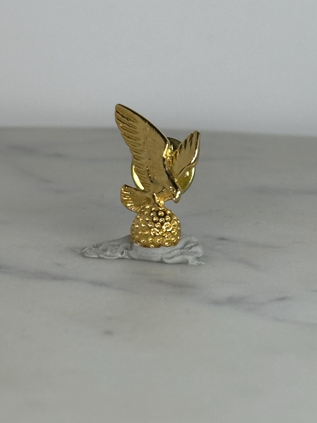Golden Eagle Golf Enamel Pin: Textured Gold Finish - Golf Vintage ...