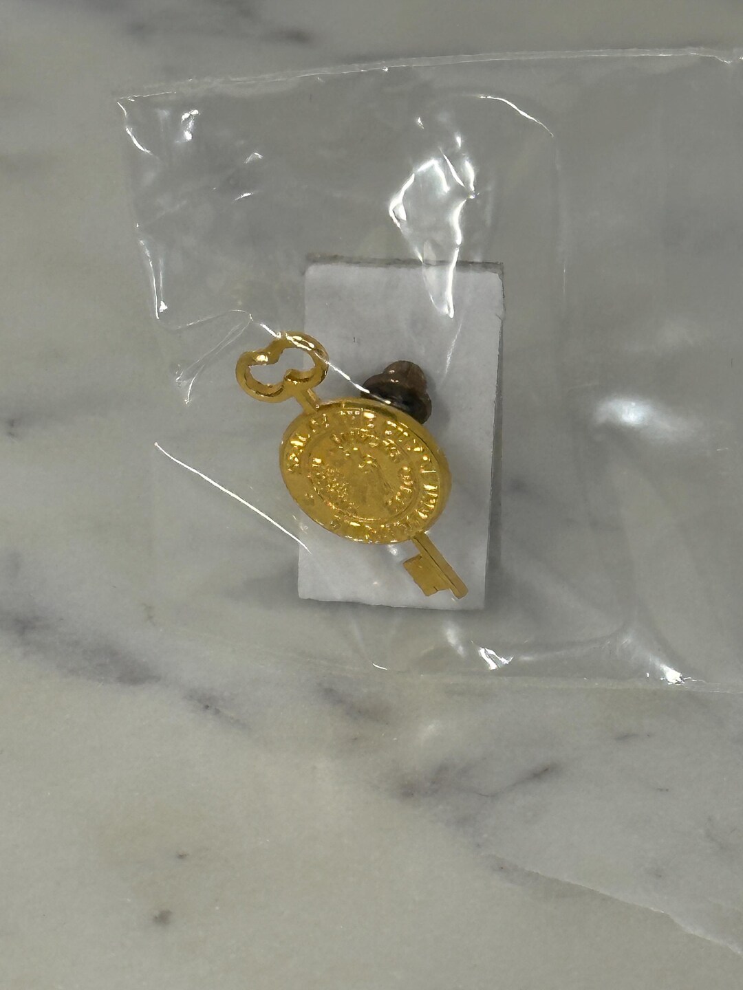 Seal of Indianapolis, Indiana Souvenir Collector Pin: Gold Tone - Key ...