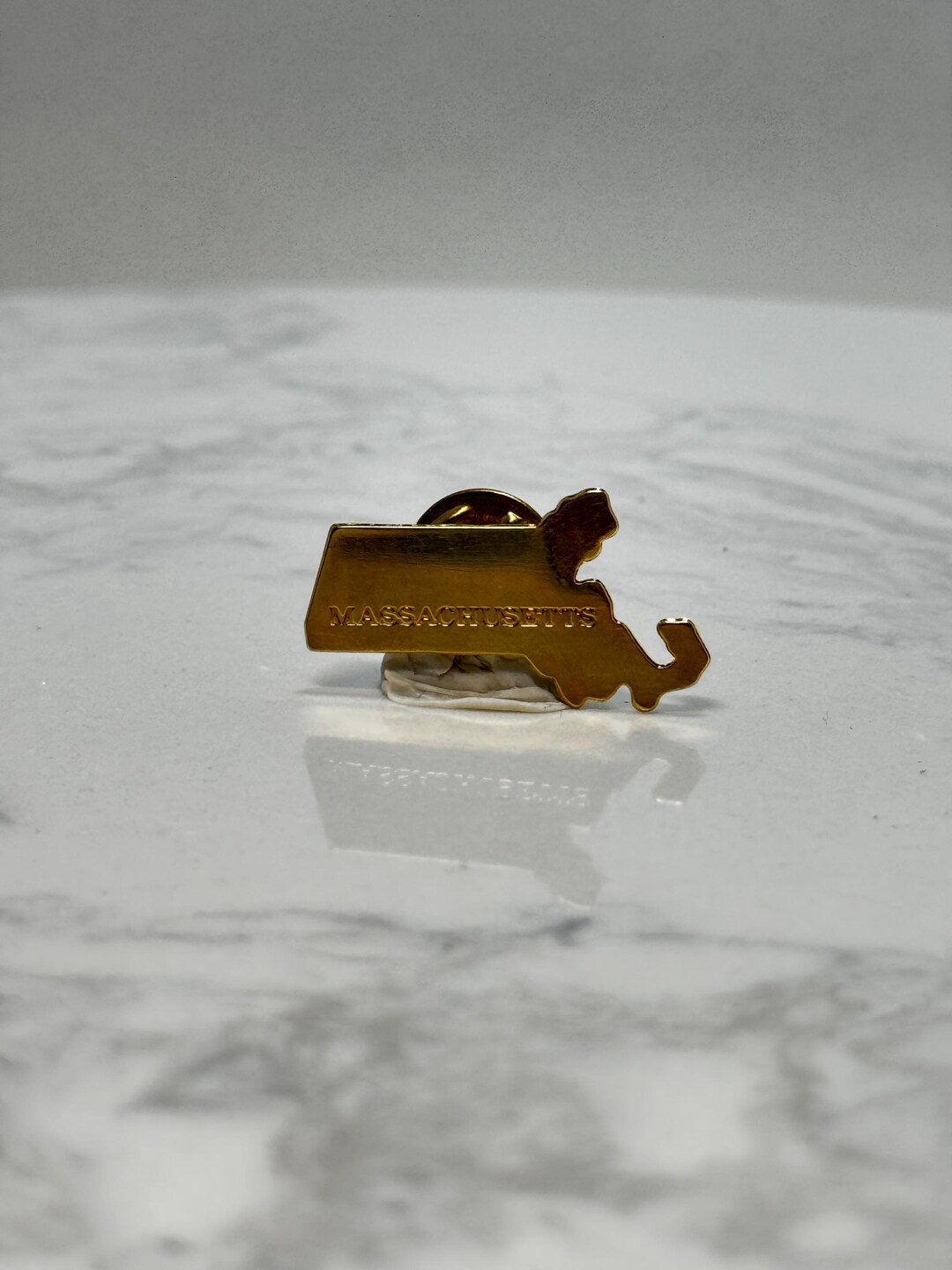 Massachusetts State Pin: Gold Tone Outline - Vintage Travel Accessory ...