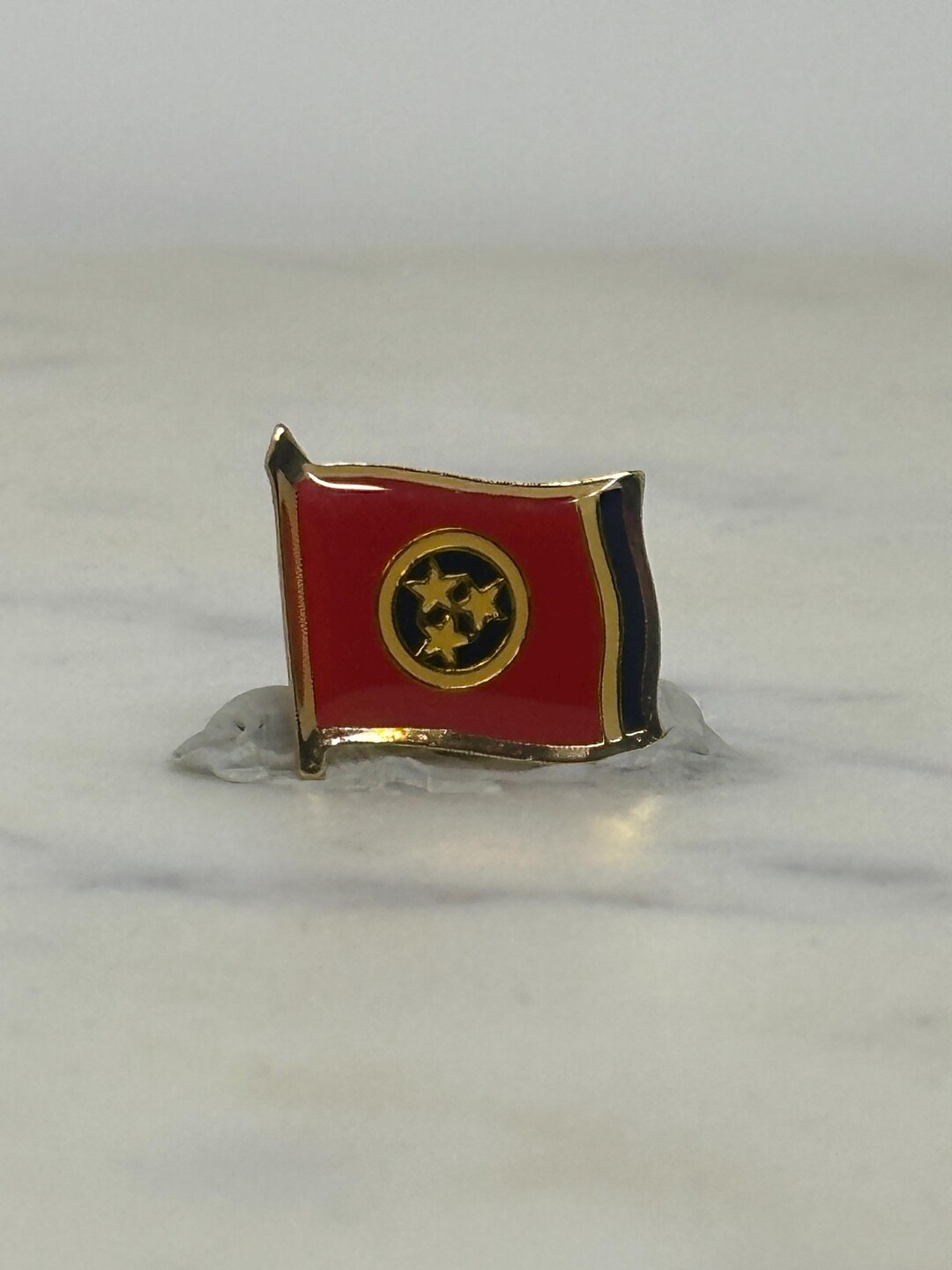 Tennessee State Flag Pin: Red Enamel Gold Trim - Patriotic Souvenir ...