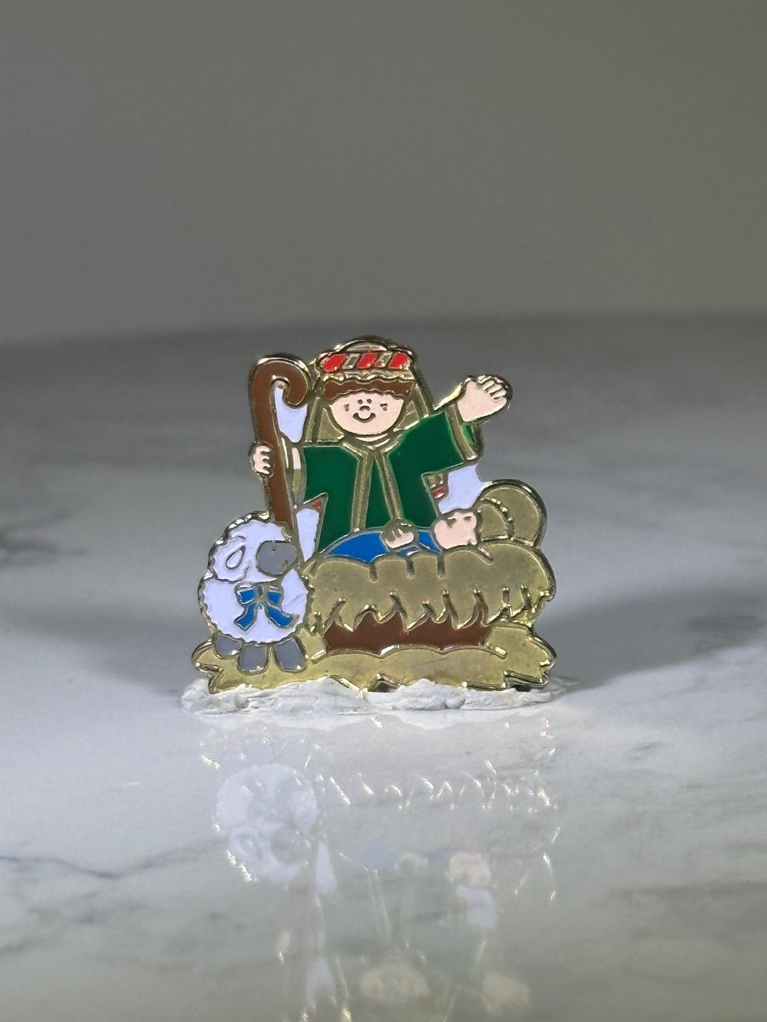 Nativity Scene Pin: Gold Enamel Finish - Holiday Christmas Accessory - Etsy