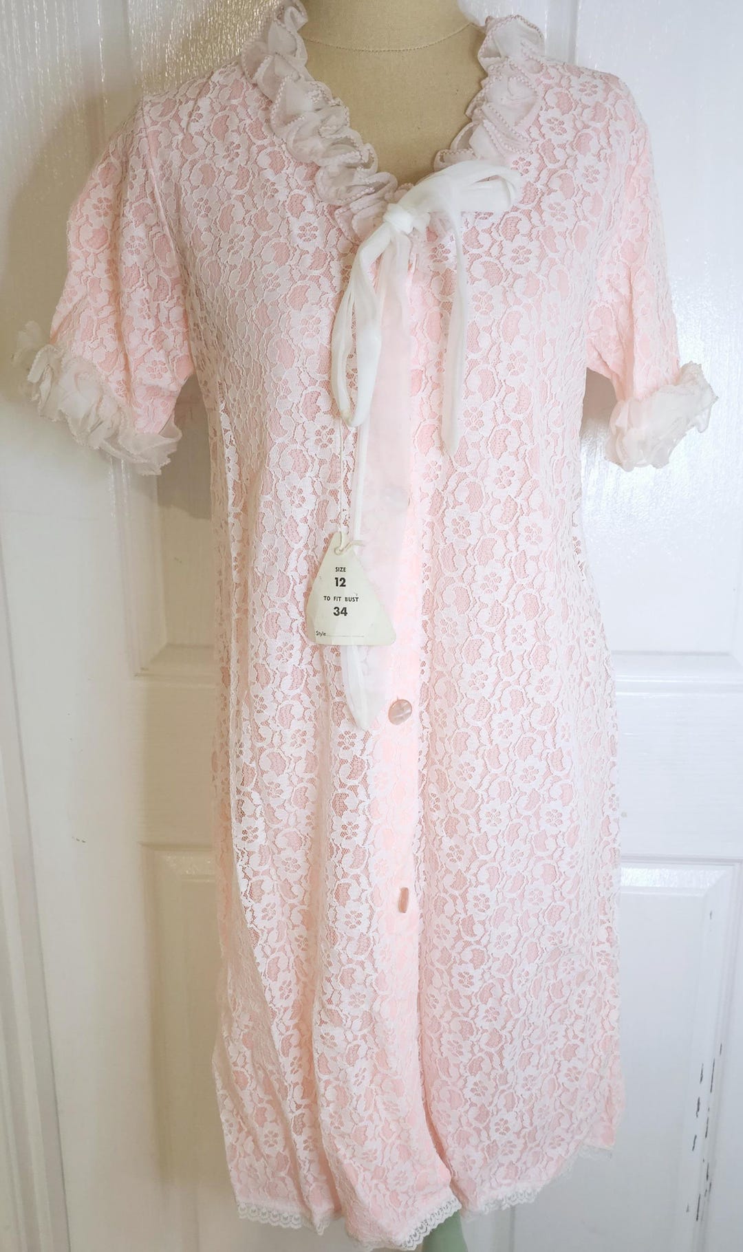 Vintage Pink Lace Ruffle Robe Dressing Gown Brunch Coat Buttons Bow ...