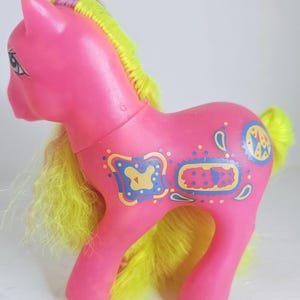 Vintage G1 Fizzy Twinkle Eyes Sweet Notes Rockin Beats Neon 1980s Lot ...