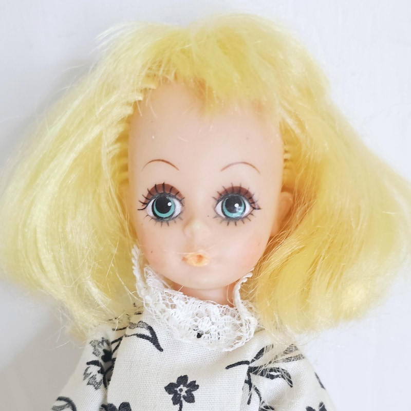 Kamar Doll - Etsy