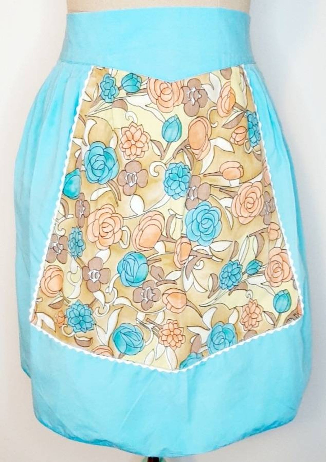 Vintage Half Apron Sky Blue Floral Hidden Pocket Kitsch Outer Wear ...