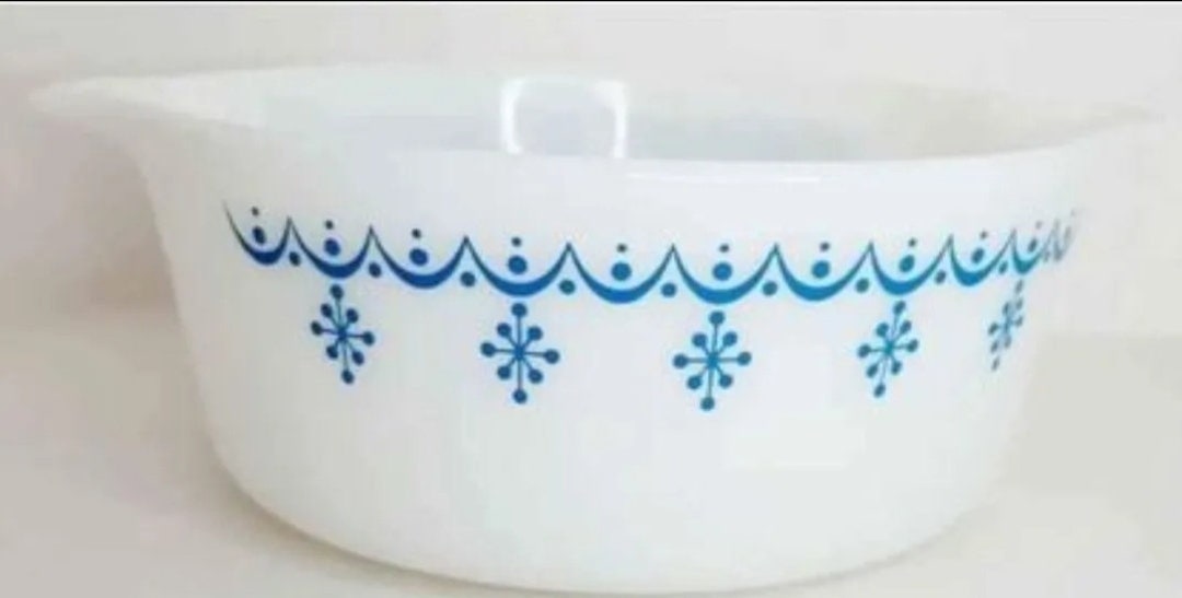 Vintage Pyrex Snowflake Garland Casserole Dish Blue White Oven Ware ...