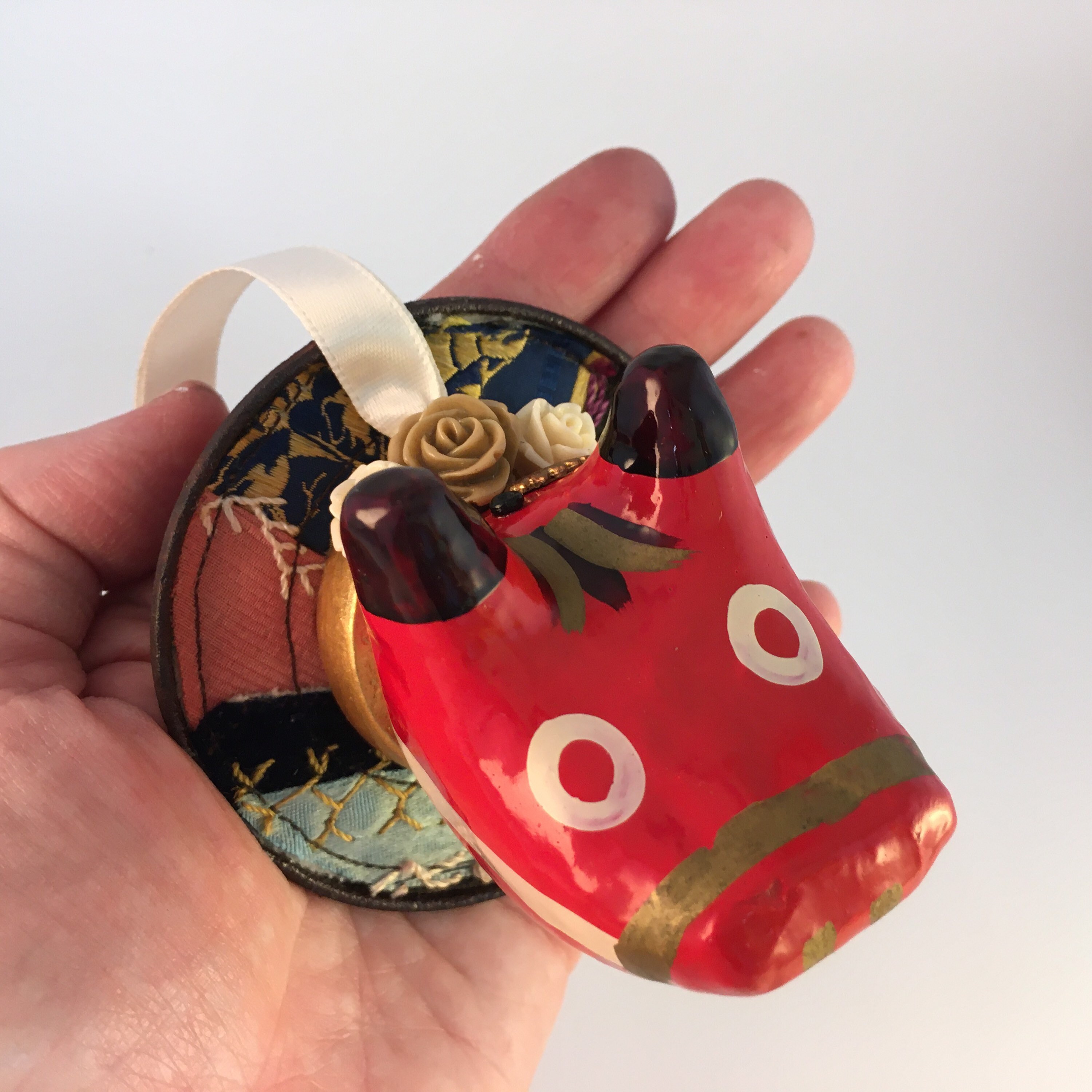 Akabeko Cow. Faux Taxidermy Ornament. Japanese Folk Art. - Etsy