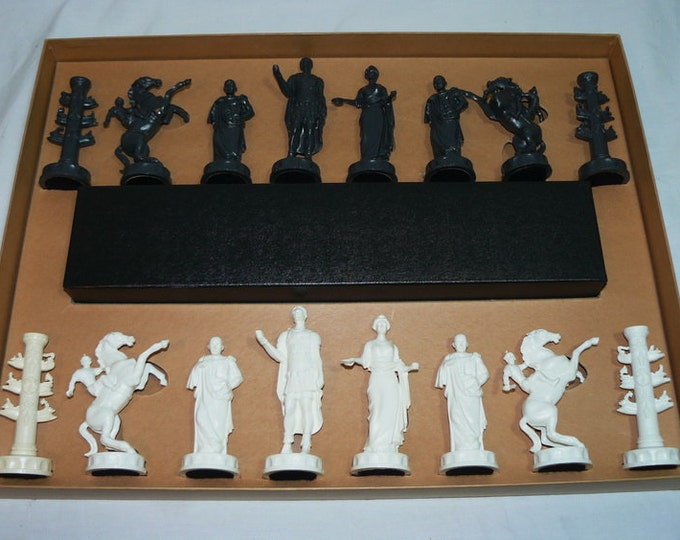 Classic Games Chess Set Ancient Rome 264 BC – 14 AD – 1963 Collectors ...
