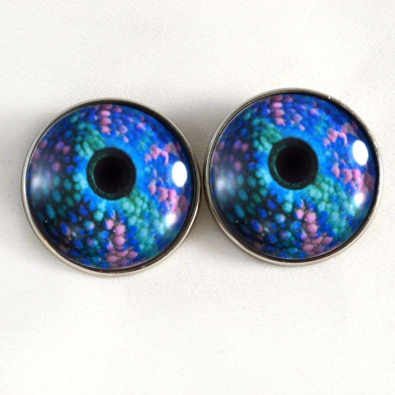 10mm - 30mm Blue and Pink Gecko Reptile Lizard Button Eyes Sew on Shank ...