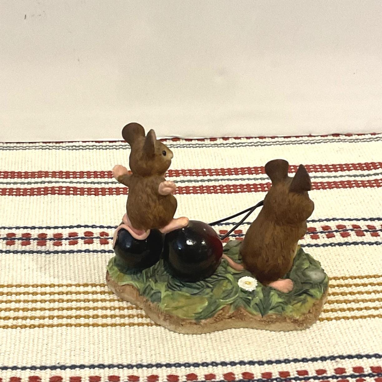 Enesco Merrie Mice Hitchin A Ride Figurine Mice With Cherries Border ...