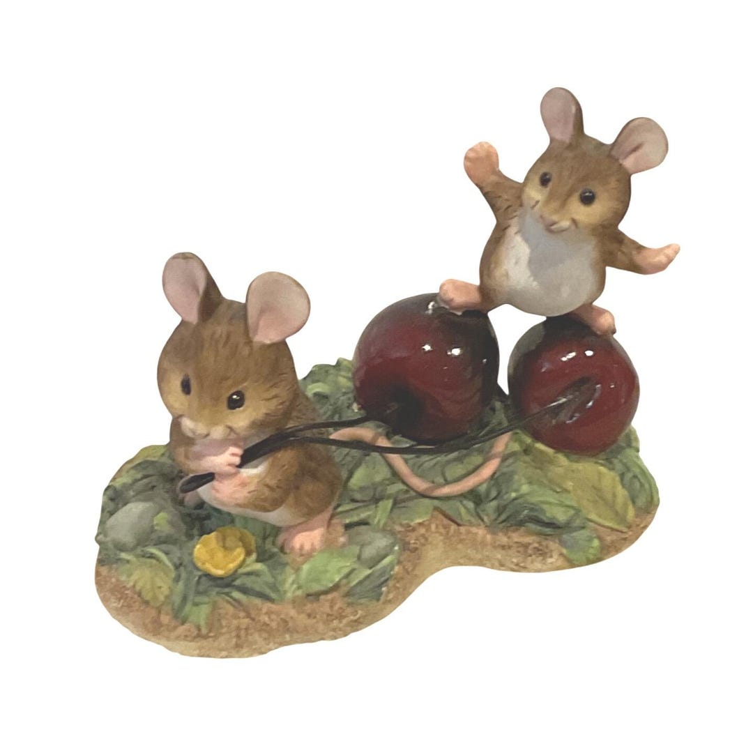 Enesco Merrie Mice Hitchin A Ride Figurine Mice With Cherries Border ...