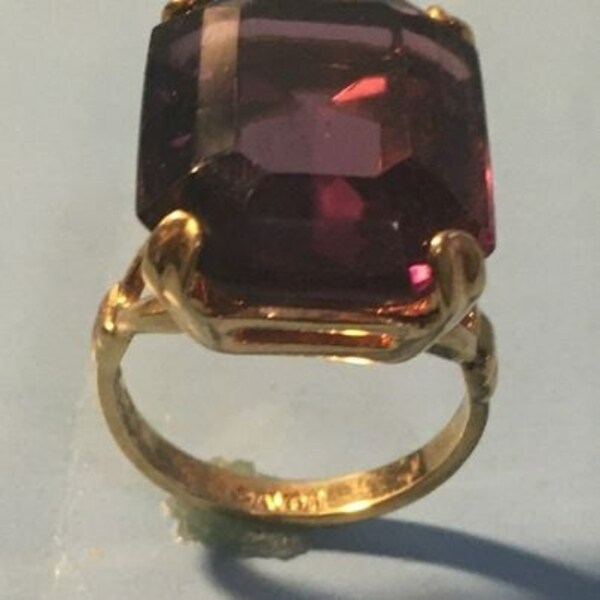 Vintage Avon Ring - Etsy