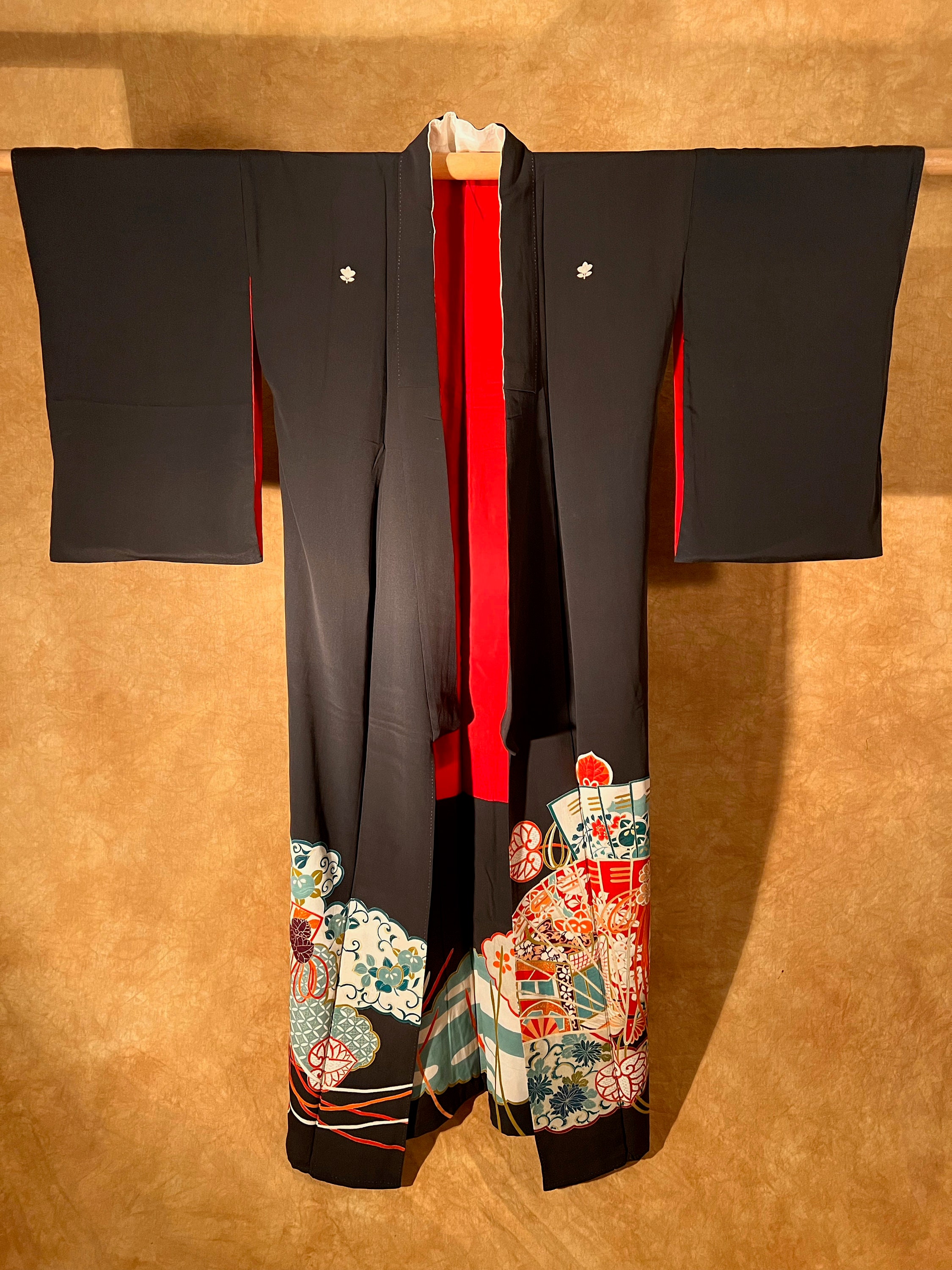 Antique Pure Silk Itsutsu-mon five Crest / Kurotomesode Black Kimono ...
