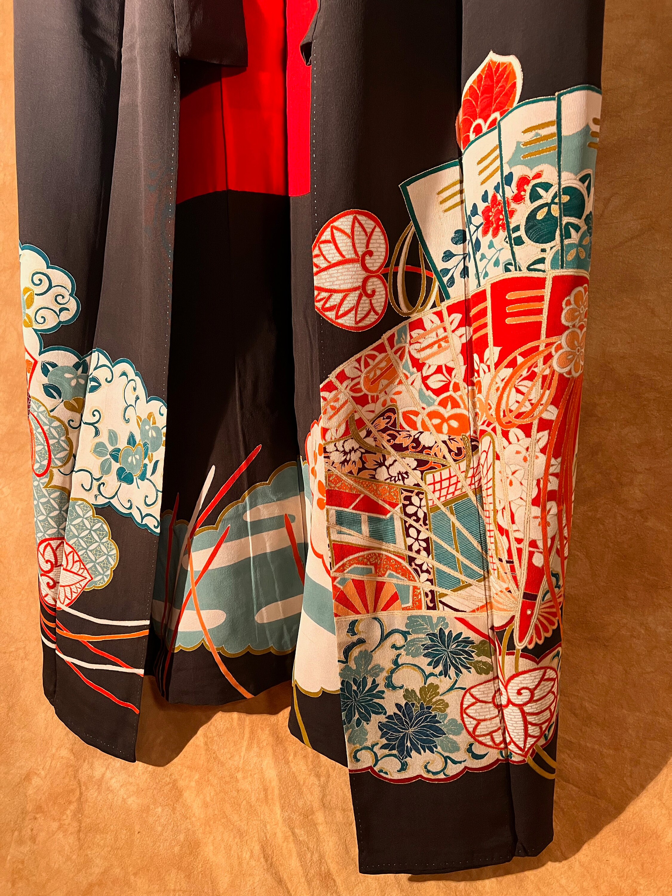 Antique Pure Silk Itsutsu-mon five Crest / Kurotomesode Black Kimono ...