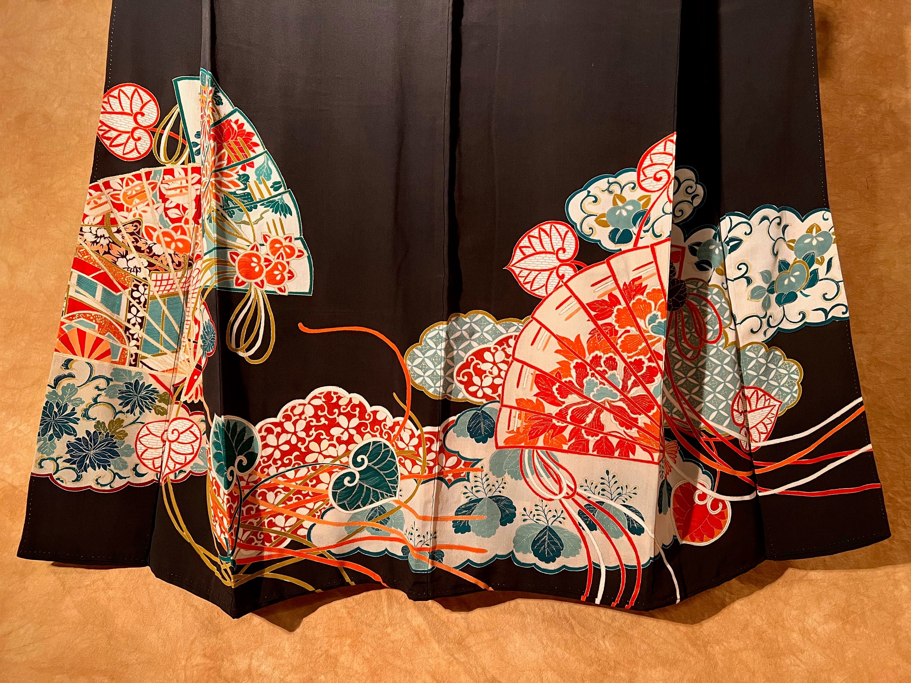 Antique Pure Silk Itsutsu-mon five Crest / Kurotomesode Black Kimono ...