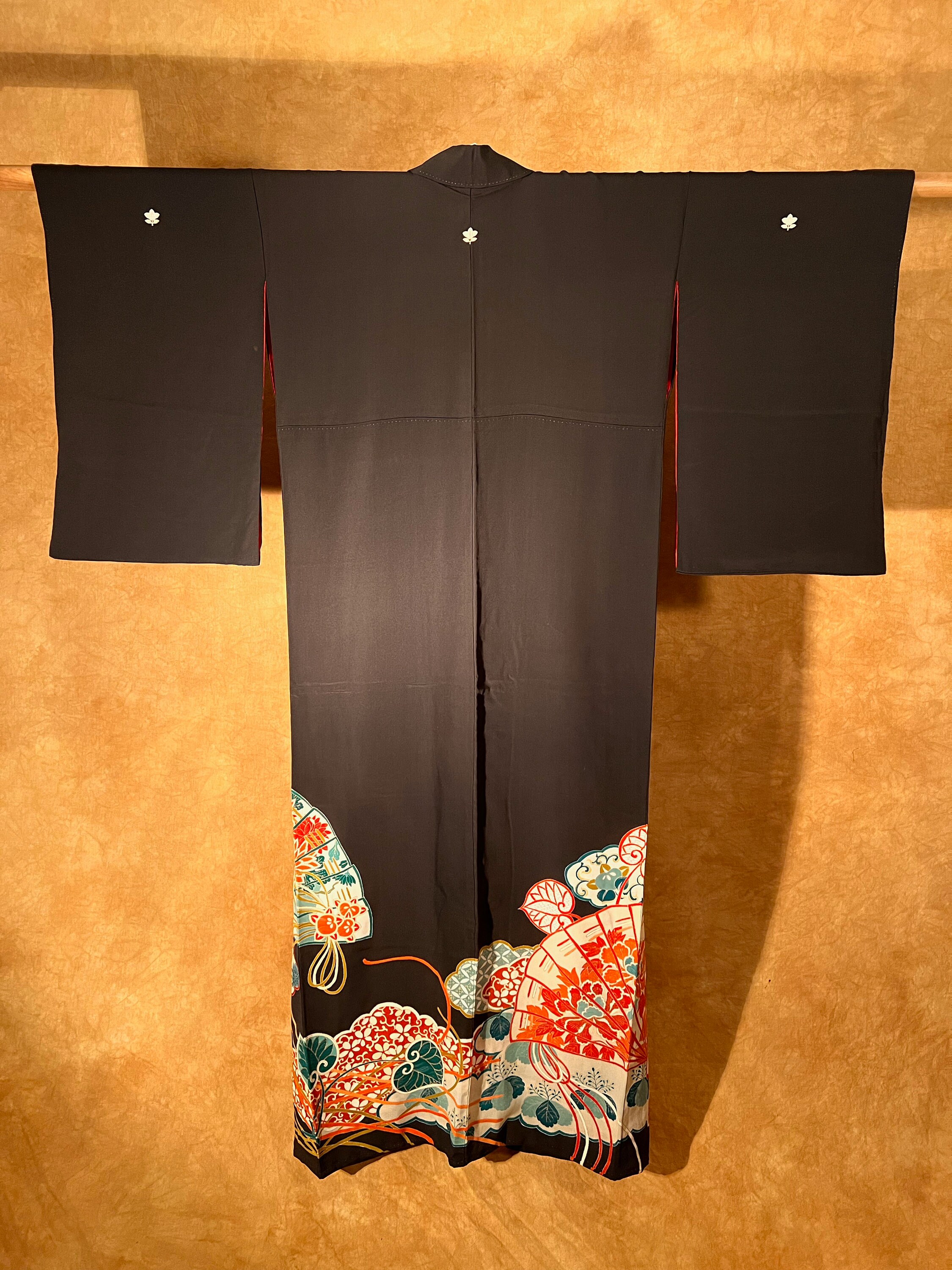 Antique Pure Silk Itsutsu-mon five Crest / Kurotomesode Black Kimono ...