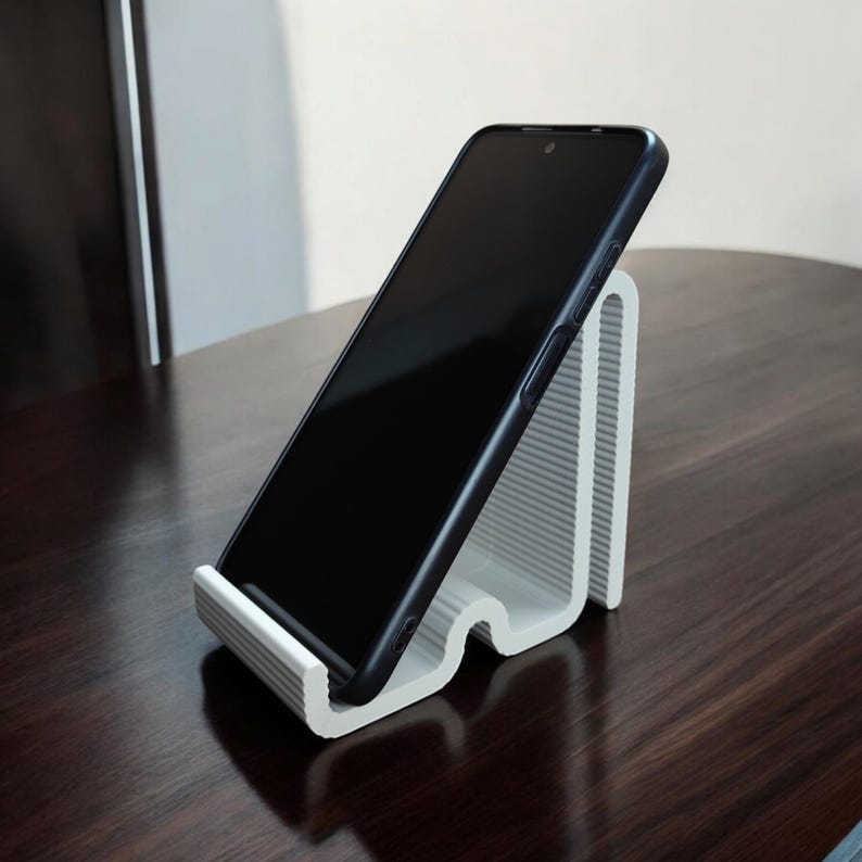 3D Printed Snake Phone Stand: Retro Desk Decor for Gamers - Etsy