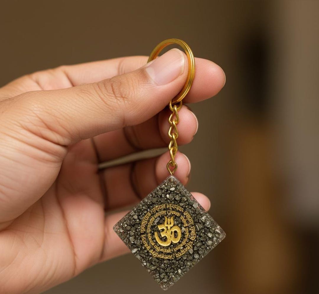 Gold Om Keychain | Sanskrit Mantra Charm | Yoga Meditation Mindfulness ...