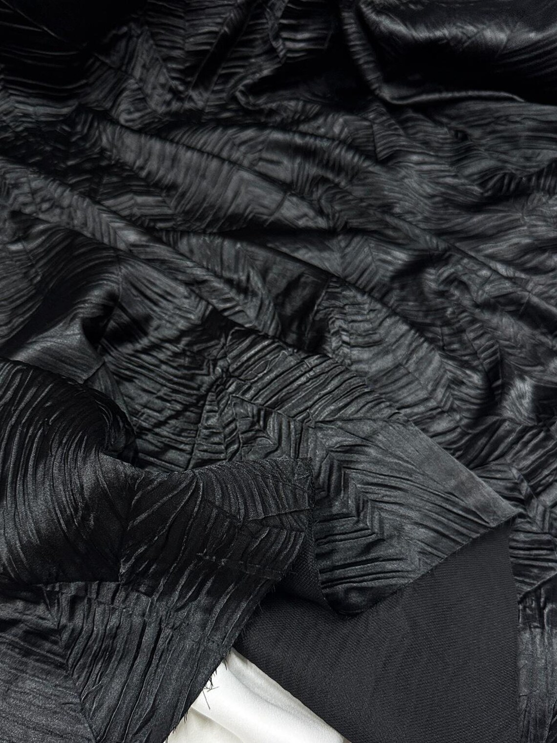 1.45 Meters Wide Black Glimmering Texture Concave Convex Pleat Fabric ...