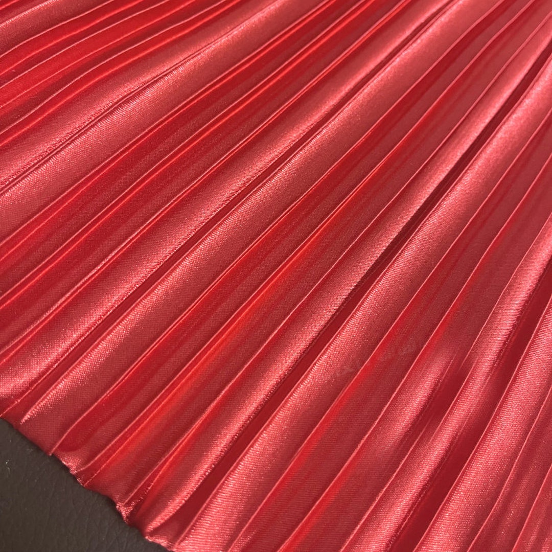 Red Glossy Wrinkled Pleated Fabric Ruffle Organ Wedding Party Lady ...