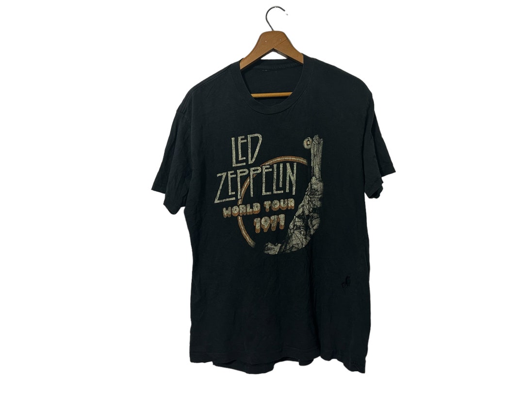 Distressed Led Zeppelin World Tour 1971 Graphic T-shirt Black ...