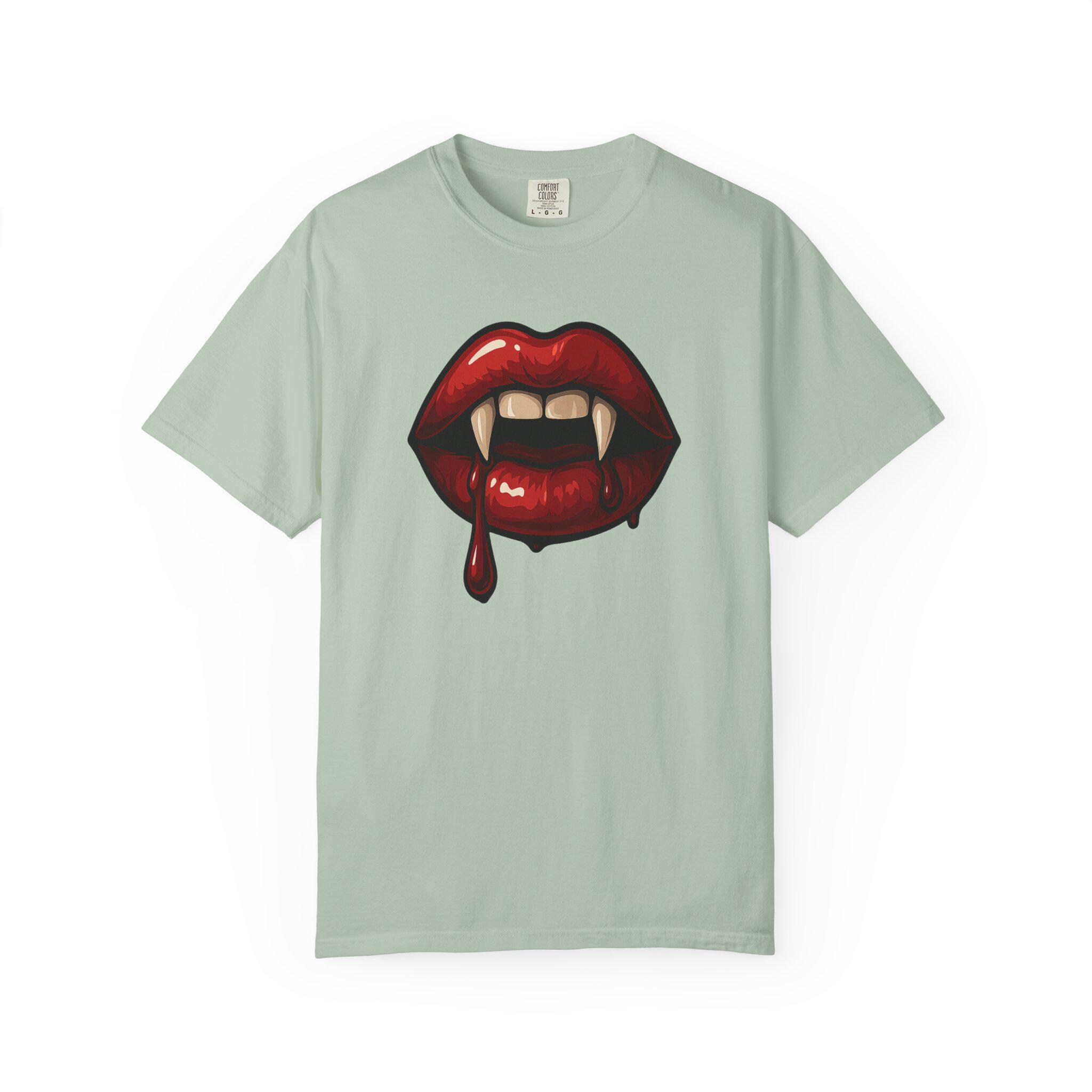 Vampire Kiss Graphic Tee: Unisex Goth Halloween Shirt - Etsy
