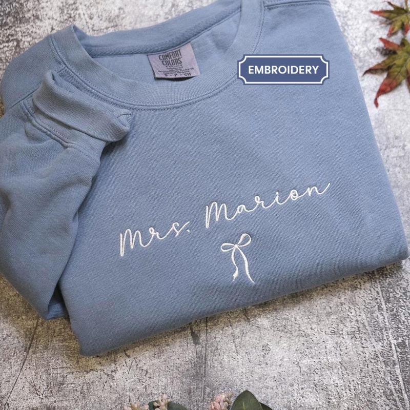 Mrs Last Name With Bow - Etsy