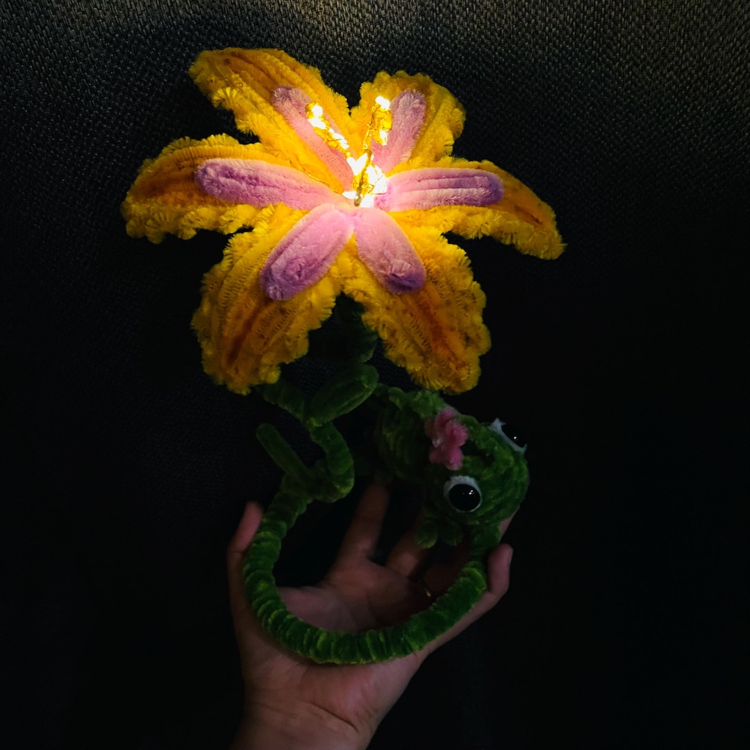 Rapunzel’s Flower Glow Cute Handmade Lamp - Etsy