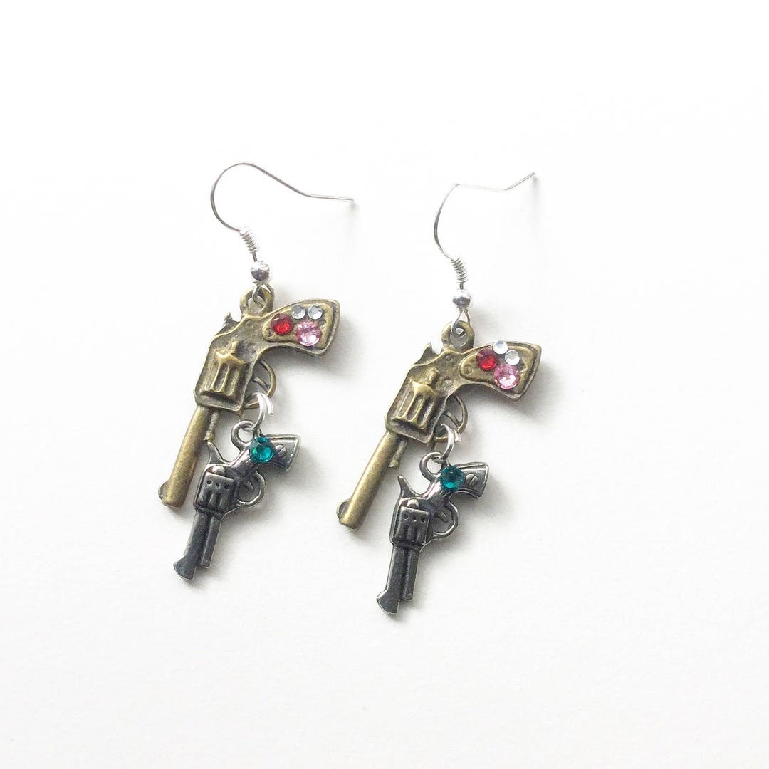 Pendiente colgante Pow pow gun READY TO SHIP nickle free, swarovski ...